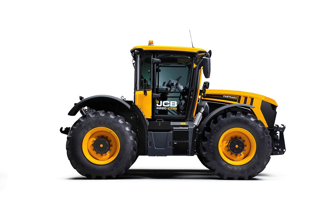 JCB Fastrac met nieuw interieur, touchscreen-terminal en ICON-bediening ...