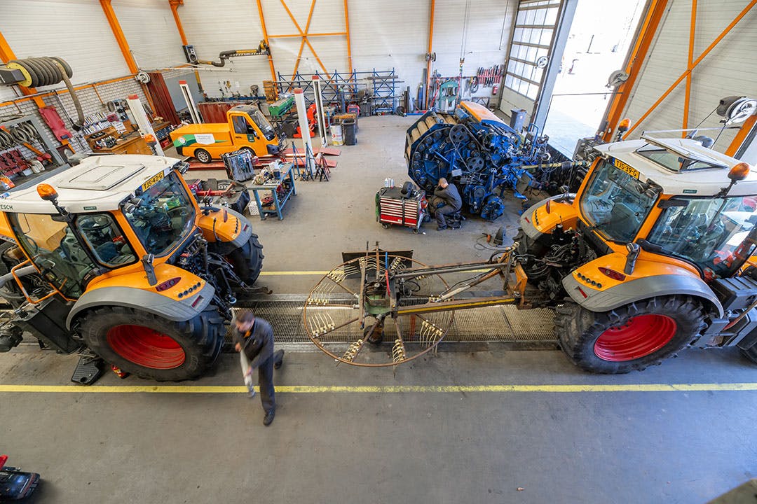 J. van Esch wil maatwerk leveren in cultuurtechniek - Trekker