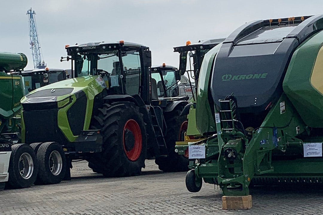 Gespot: prototype Claas Xerion in Bremerhaven - Trekker