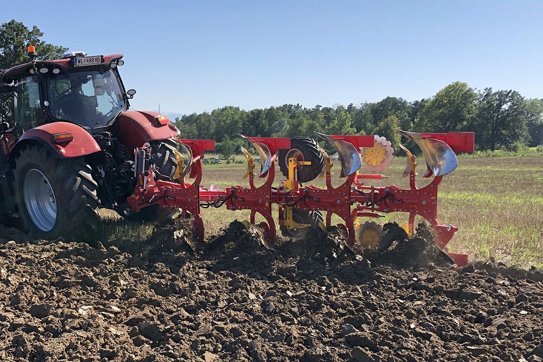 Pöttinger Servo 3000 Plus: toegankelijke ploeg - Trekker