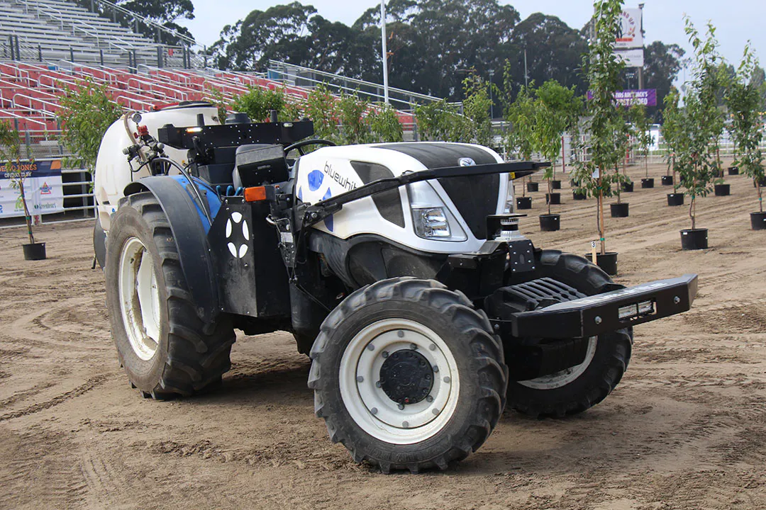 Foto | Autonome machines in rodeo-arena op Fira USA - Trekker