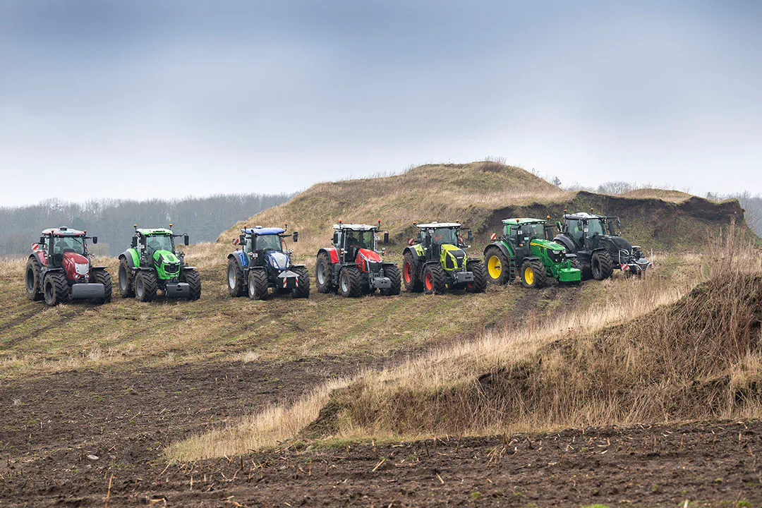 Zeven trekkers van 300 pk in één test; bekijk alle video’s - Trekker
