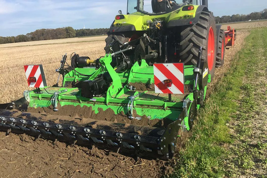 WN Kramer importeur van Farmtec-spitmachines - Trekker